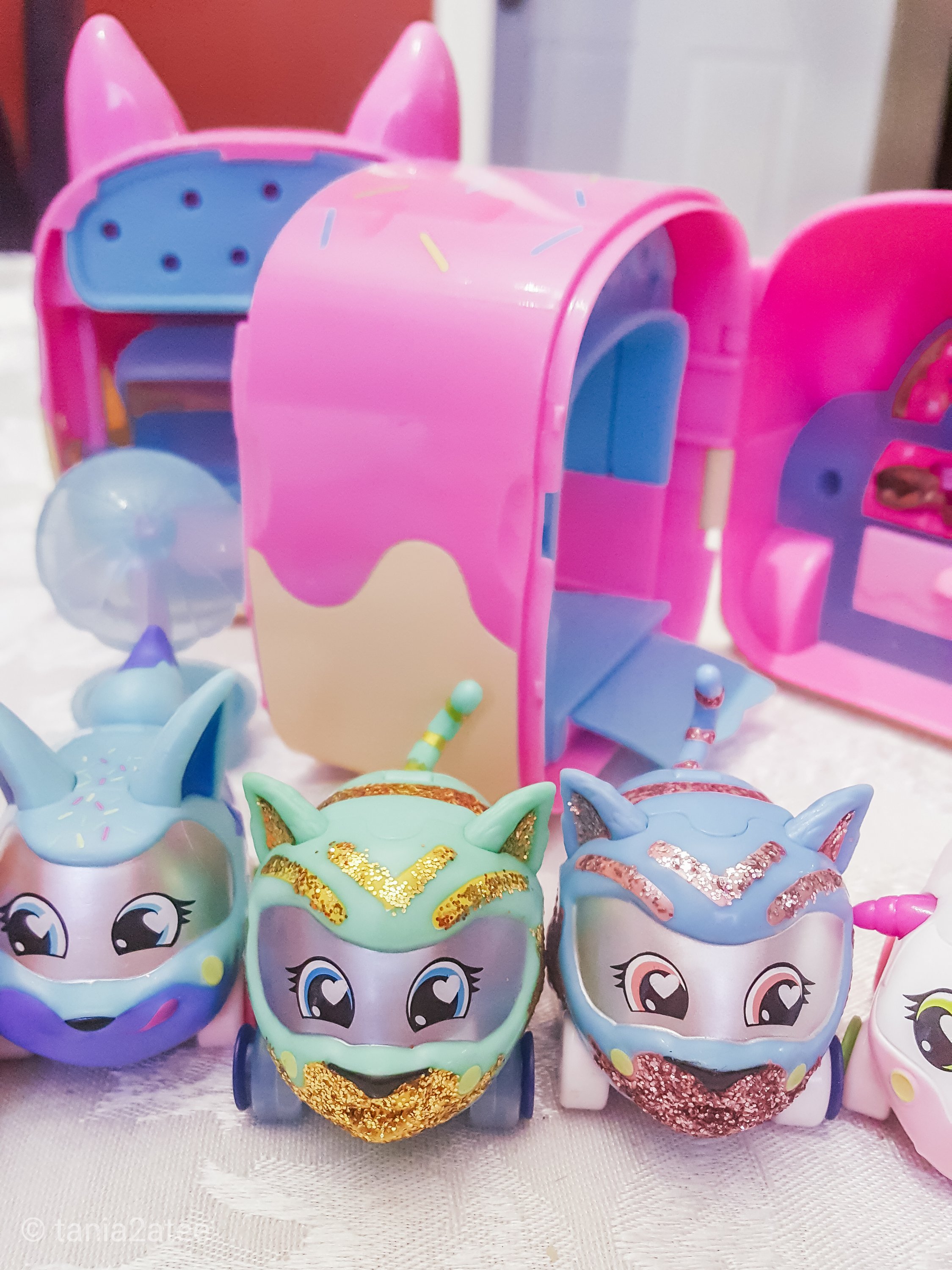 tania2atee-ritzy rollerz review-three-cars-closeup285614548..jpg ...